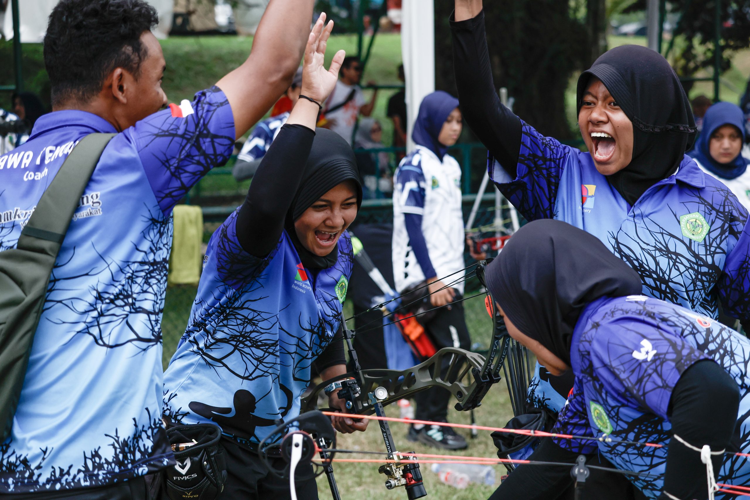 DIY, Jatim, Jateng Berbagi Emas di Beregu Compound - Persatuan Panahan ...
