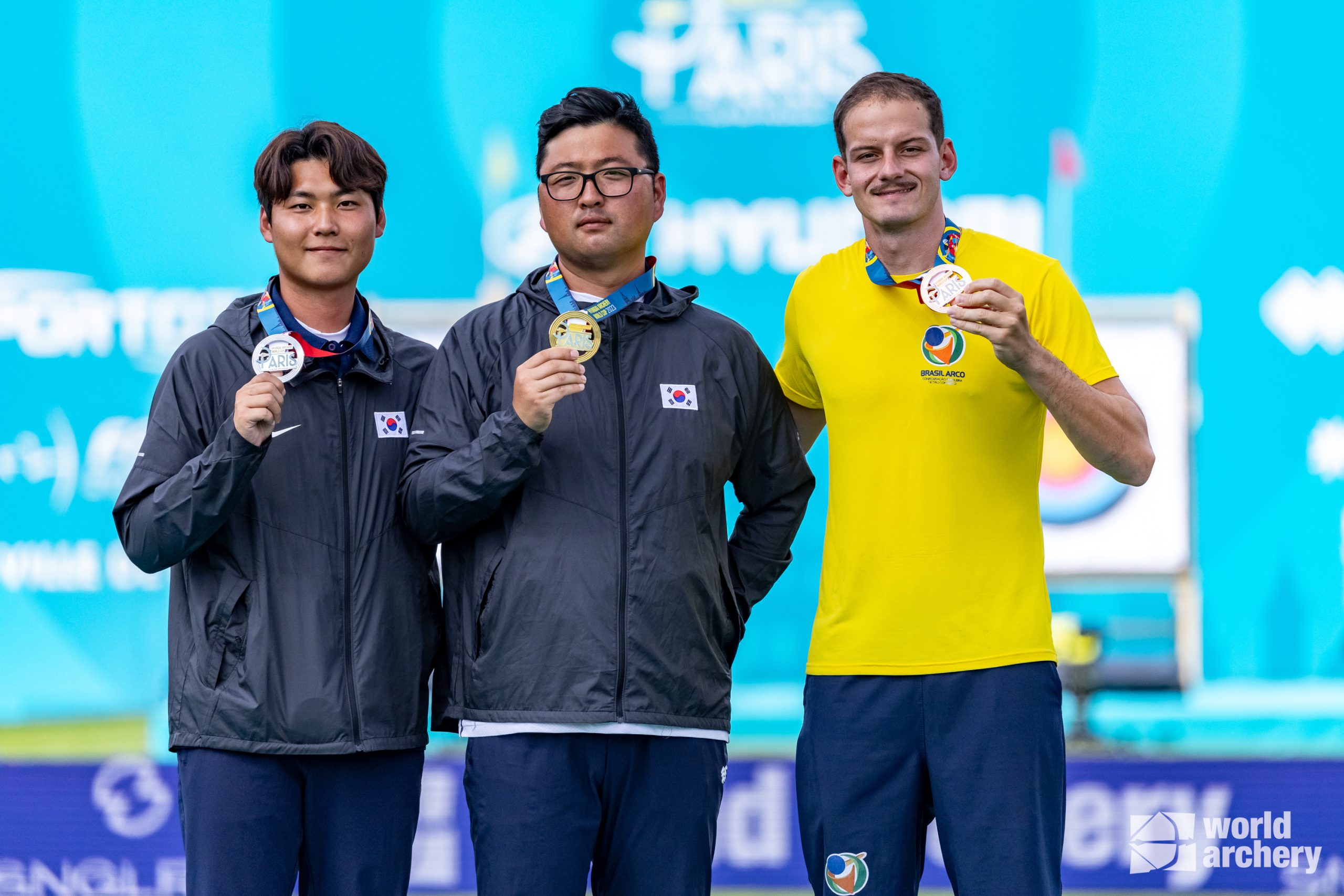 D'Almeida, Schloesser, dan Gibson Tak Goyah dari Puncak - Persatuan ...